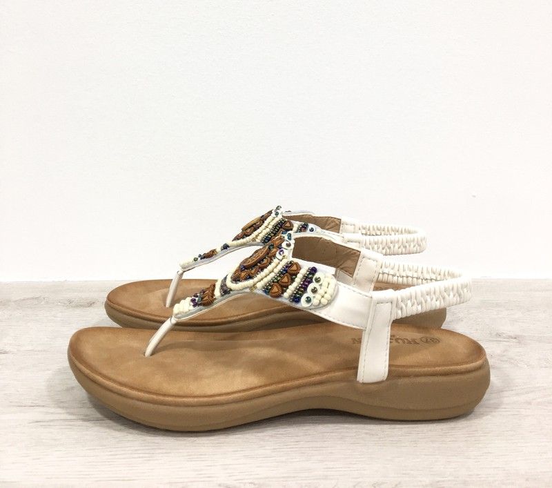 Sandalia Plana de Dedo Indú Blanco — Zapatos Calzados Germans